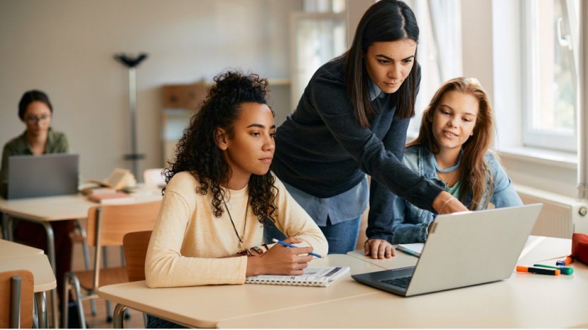 5 AI Student Progress Tracking Tools Improving Student Development